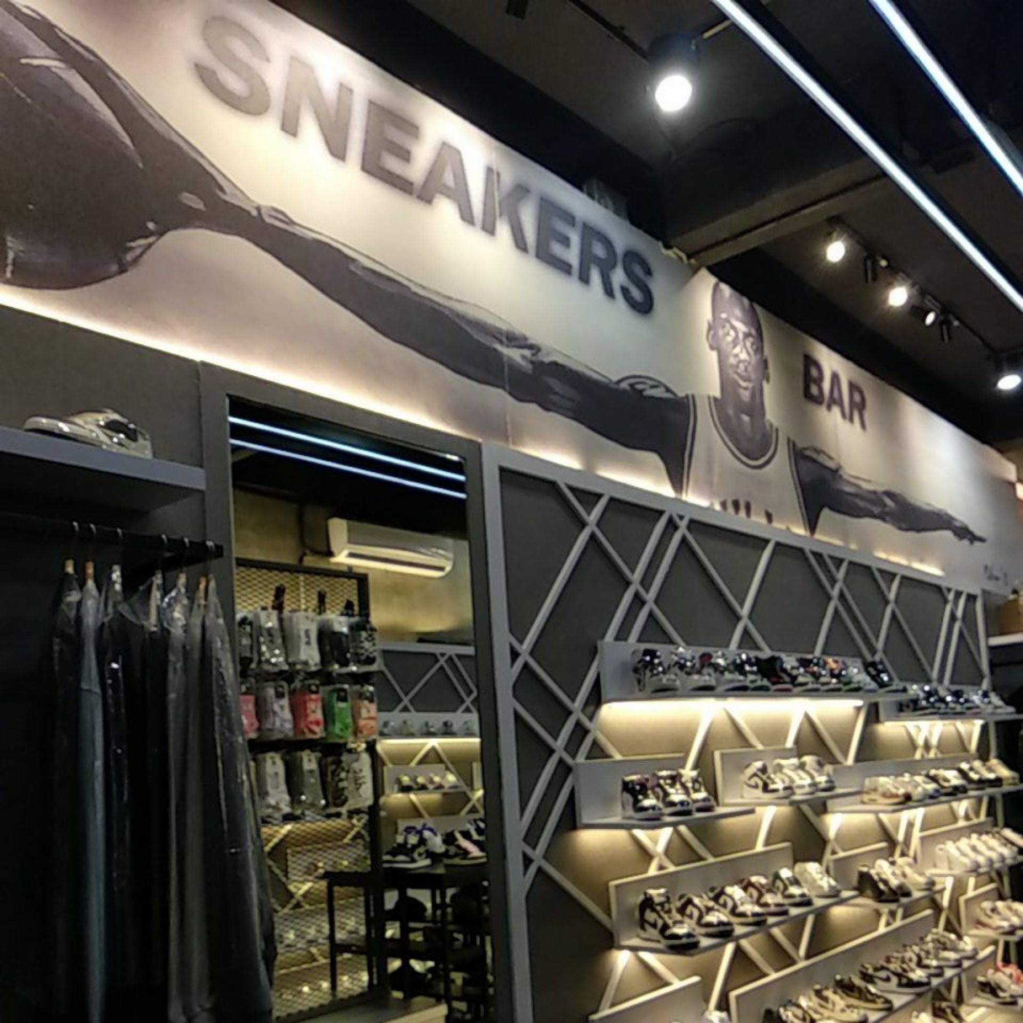 Produk Sneakers Bar Malang | Shopee Indonesia