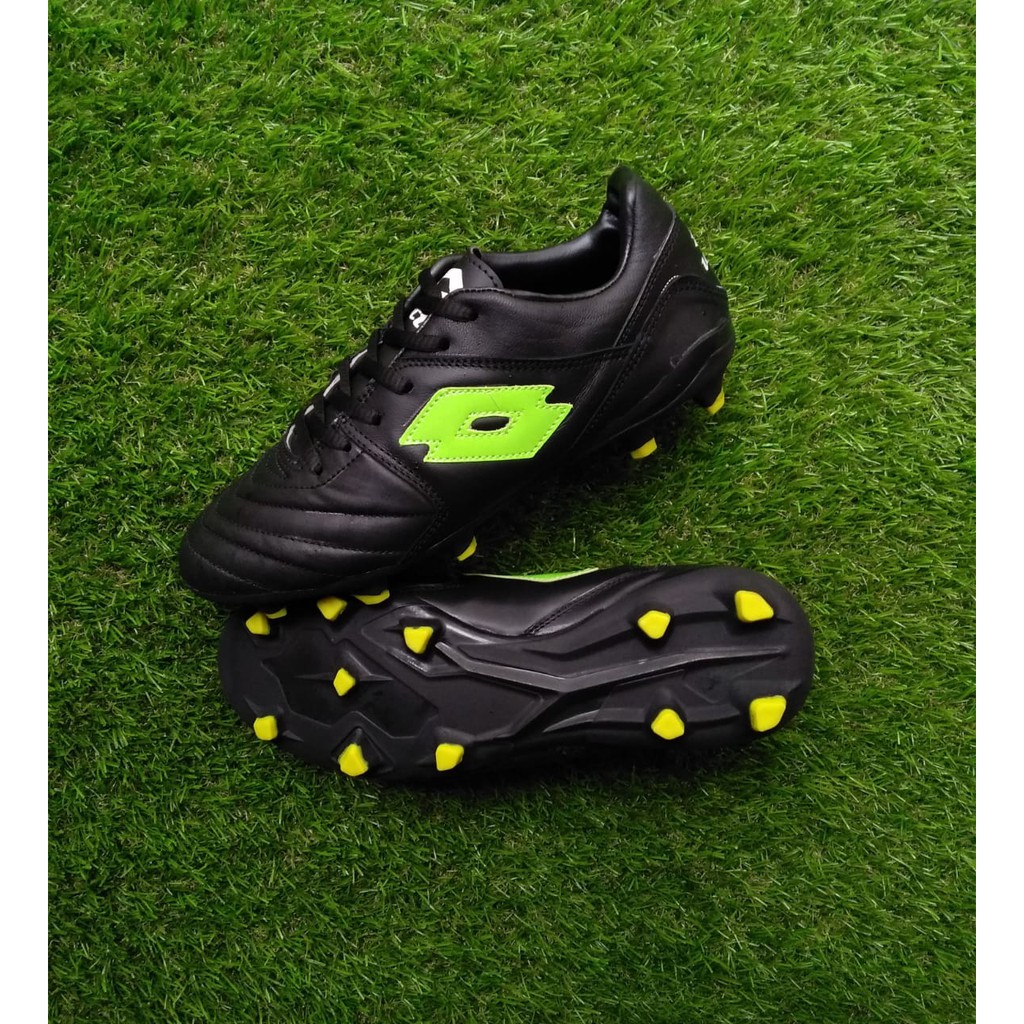 Sepatu Bola Lotto