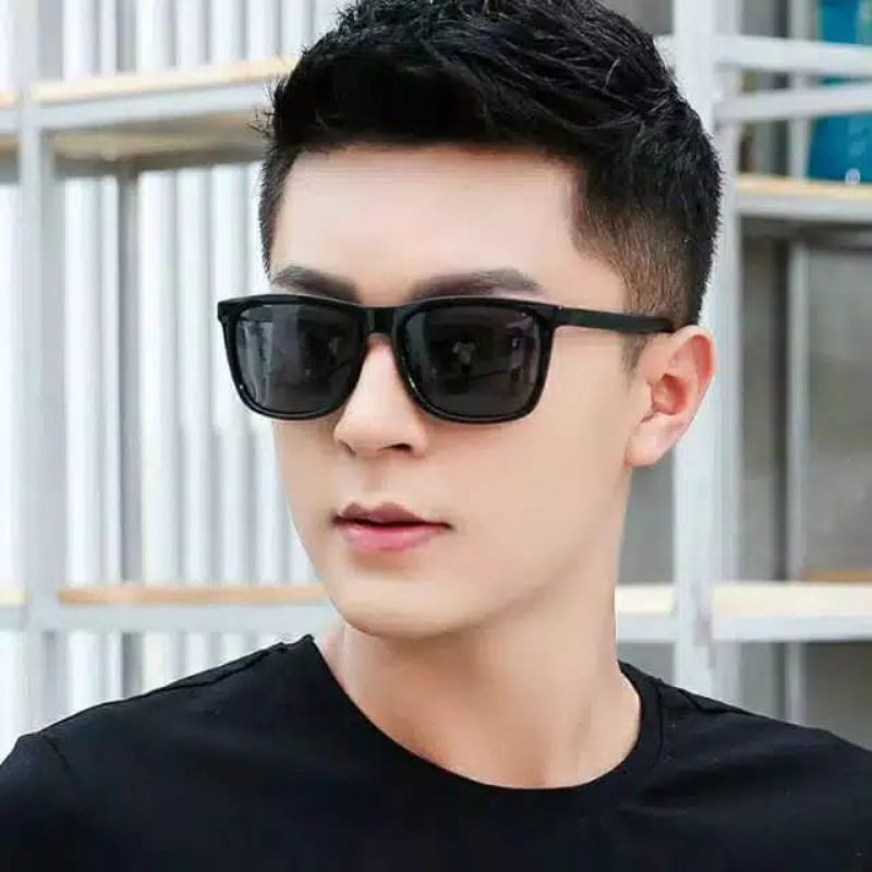 Cowok Keren Berkacamata