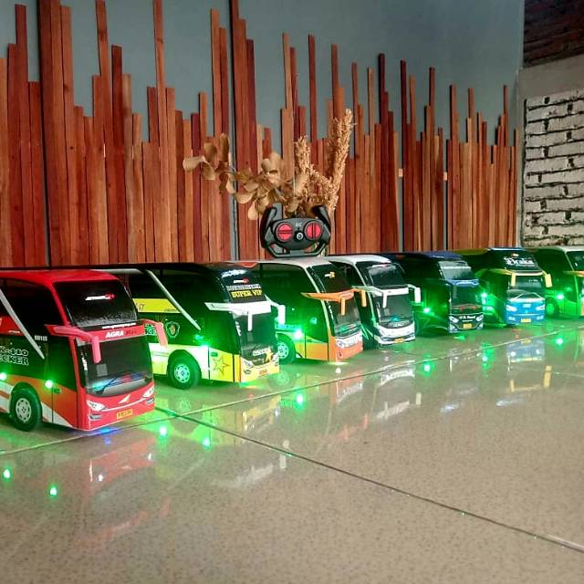 Produk Miniatur bus telolet basuri | Shopee Indonesia